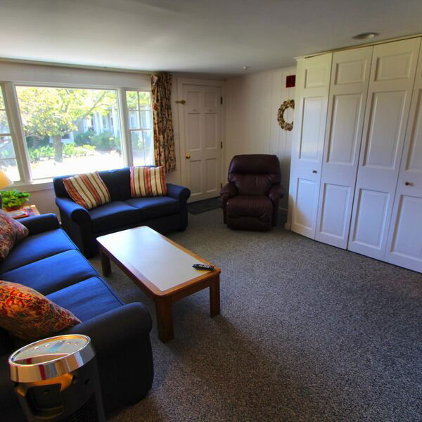 Brant Point Courtyard | RedWeek