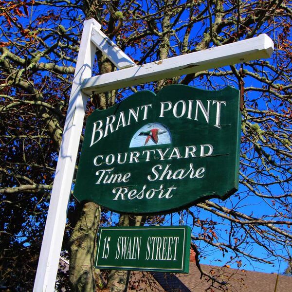 Brant Point Courtyard | RedWeek