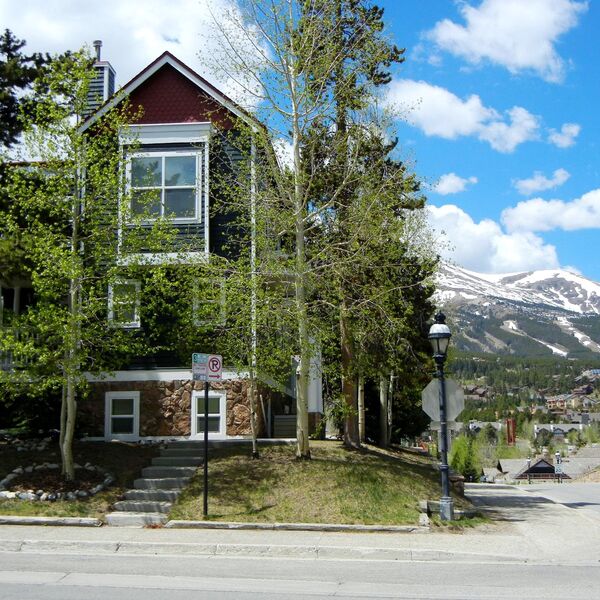 French Ridge Condominiums | RedWeek