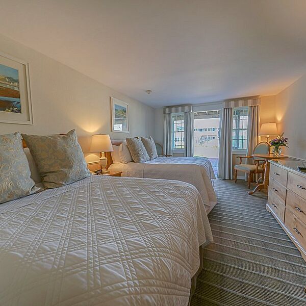 The Harborside Inn | RedWeek